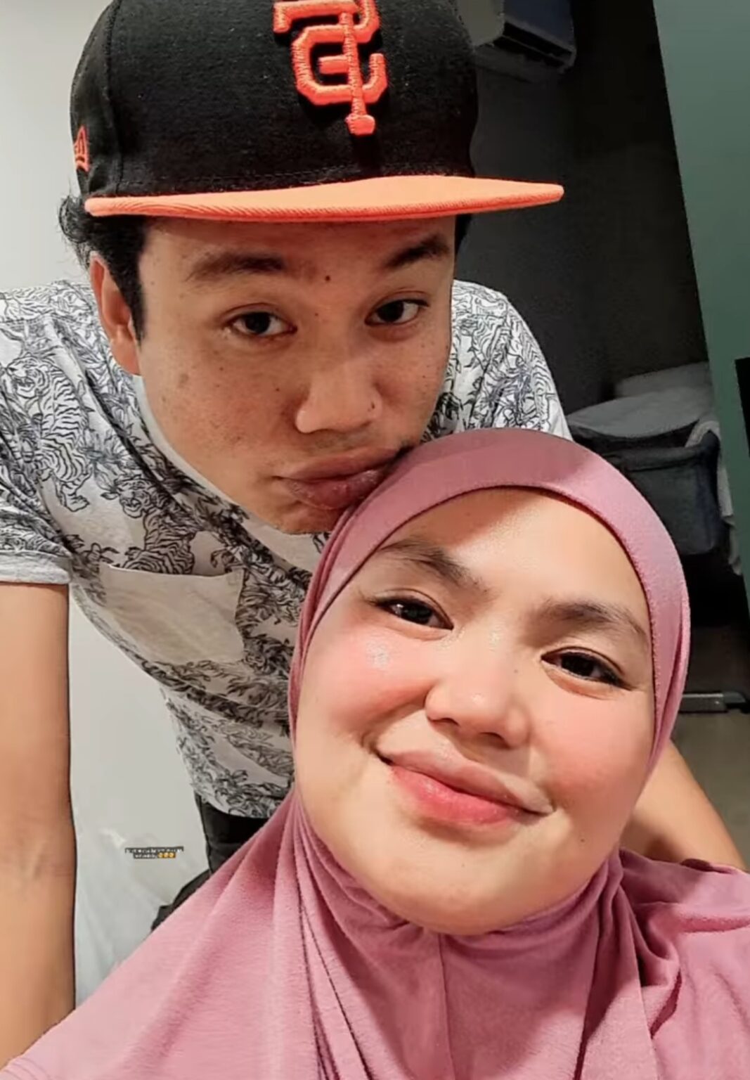 "Pandainya tengok kamera itu baby" - Azza Elite - Media Puyu