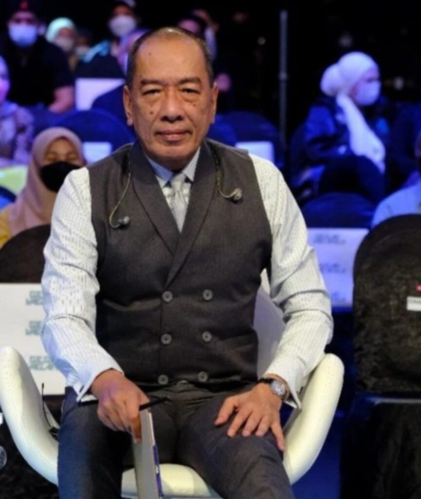 "Hahahahah Happy birthday Tokram ku sayang" - Roy Azman - Media Puyu