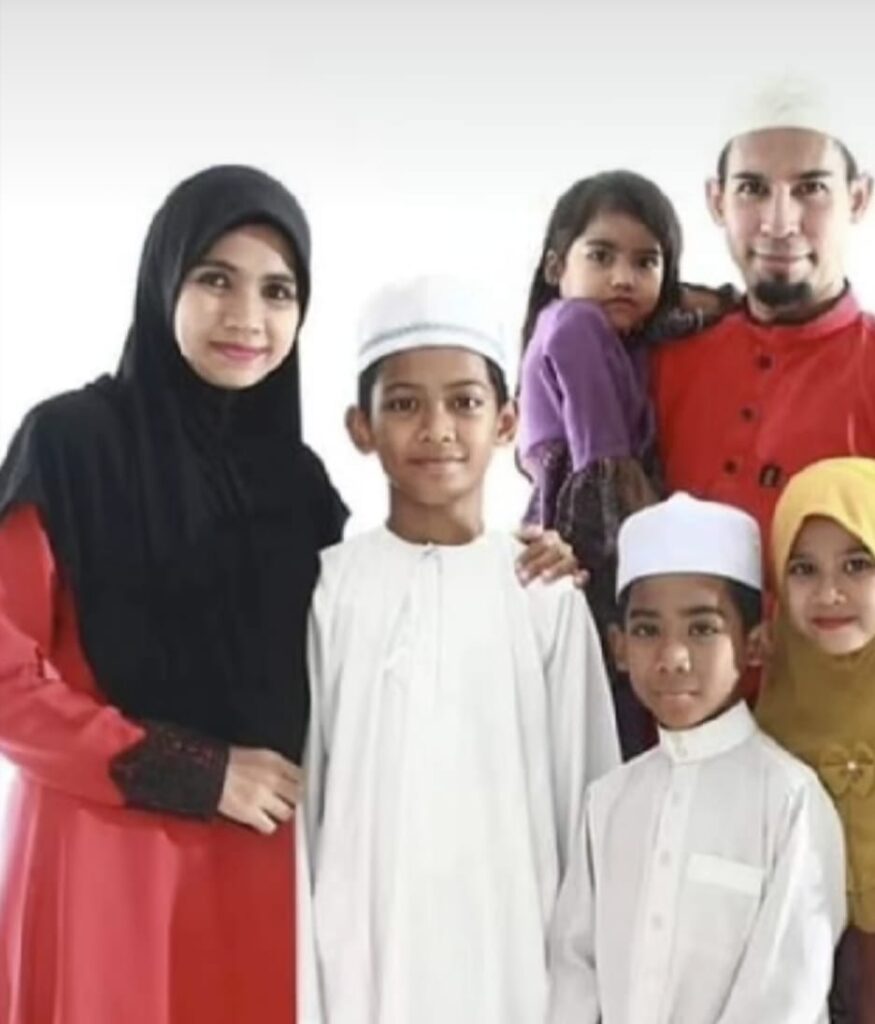 "Ina Naim time2 ni mmg jd rebutan ramai, antara artis lemah lembut ...