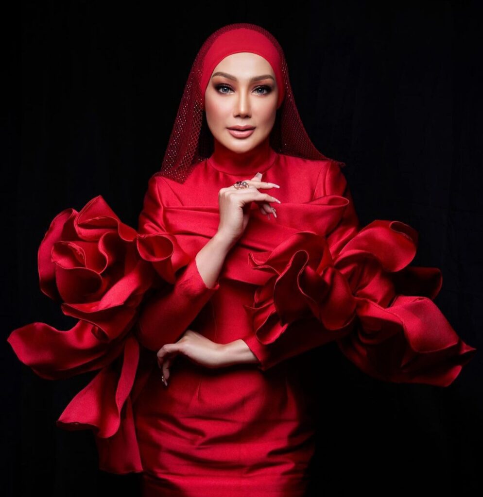 "Erra Fazira dan Tun M diabadikan dalam lagu ni" - Netizen - Media Puyu